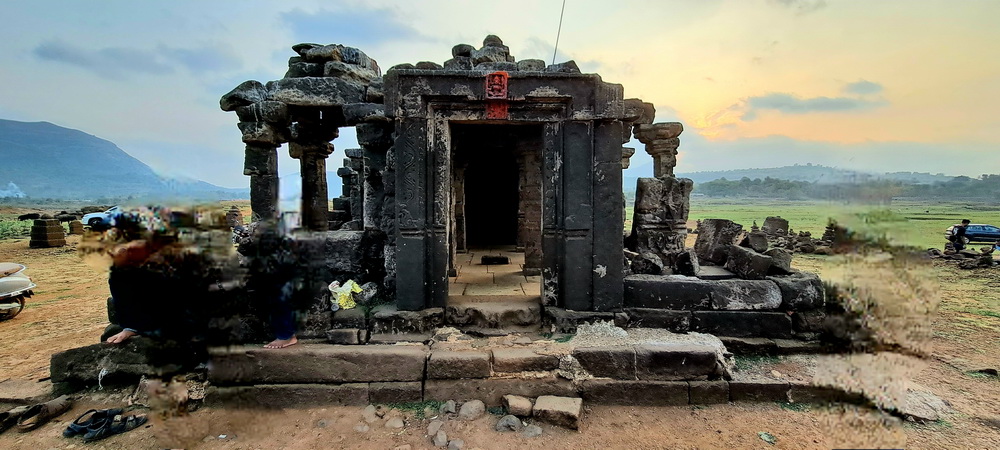 Wagheshwar – The Submerged Temple – 4 Corners of the World